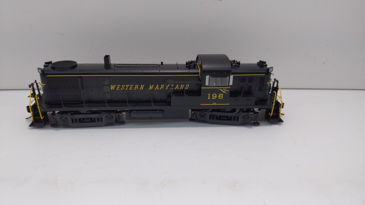 Bowser 24704 HO Western Maryland Alco RS-3 Diesel Locomotive #196 w/ D – Trainz
