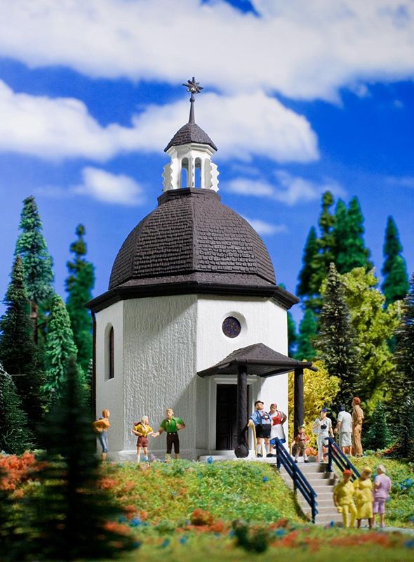 Vollmer 47612 N Silent Night Memorial Chapel Lighted Building Kit – Trainz