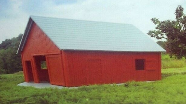 IHC 4100 HO Scale Country Barn Snap Kit Building Kit – Trainz