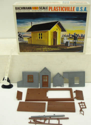 Bachmann 1816 O Plasticville Watchman Shanty Classic Building Kit – Trainz
