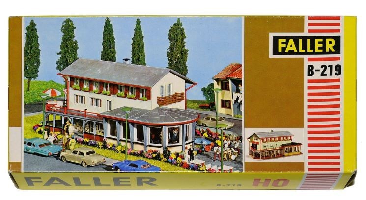 Faller B-219 HO Hotel Café Building Kit – Trainz