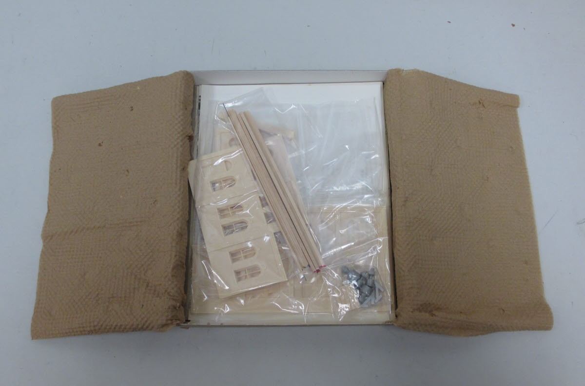 Magnuson Models M533 HO V.F. Transfer Service Building Kit – Trainz