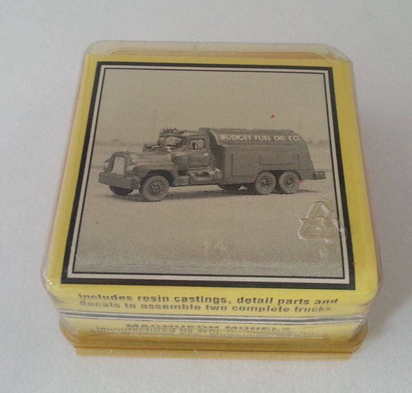 Magnuson Models 439-802 1:160 Model R Tank Truck Resin Kit – Trainz