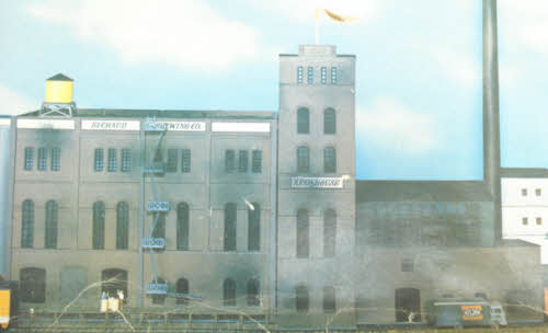 Con-Cor B807 HO Scale 1910 Era Brewery Malt House Building Kit – Trainz