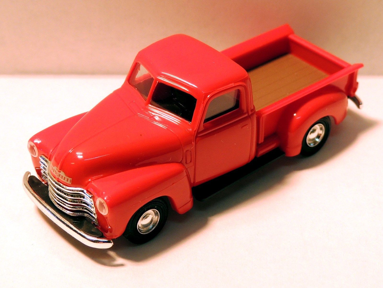 Busch 48281 HO Scale Red Chevrolet Pick-up – Trainz